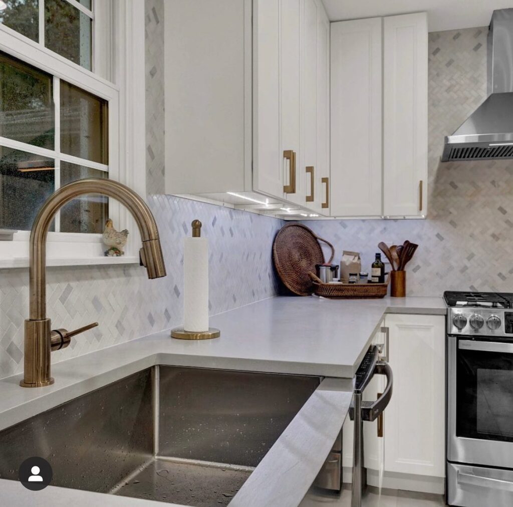 Backsplash - Kitchen Cabinets | Cleveland, OH | Cabinets & Granite Direct